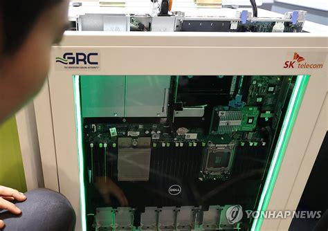 액체로 서버 냉각 시키는 액침냉각 시스템 연합뉴스