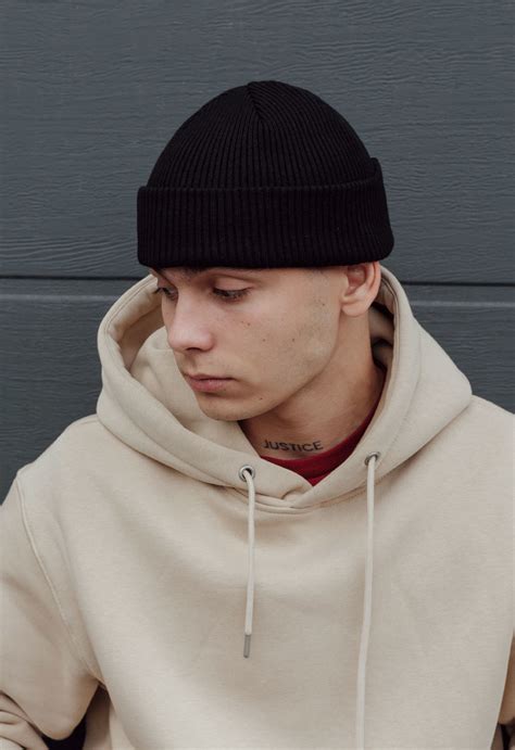 Шапка біні чоловіча Staff біні Black чорна однотонна тепла з відворотом стильна купити