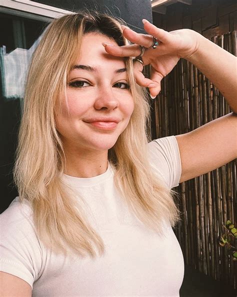 Madelyn Cline Actress Hair Beauty Long Hair Styles