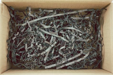 선물과 소이장식 파쇄 종이와 골판지 상자를 열었습니다 갈기갈기 찢어진에 대한 스톡 사진 및 기타 이미지 갈기갈기 찢어진 개념 개체 그룹 Istock