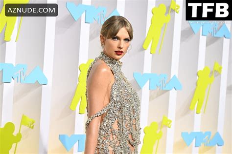 Taylor Swift Sexy Seen Showing Off Her Hot Legs In A Stunning Dress At The Mtv Video Music