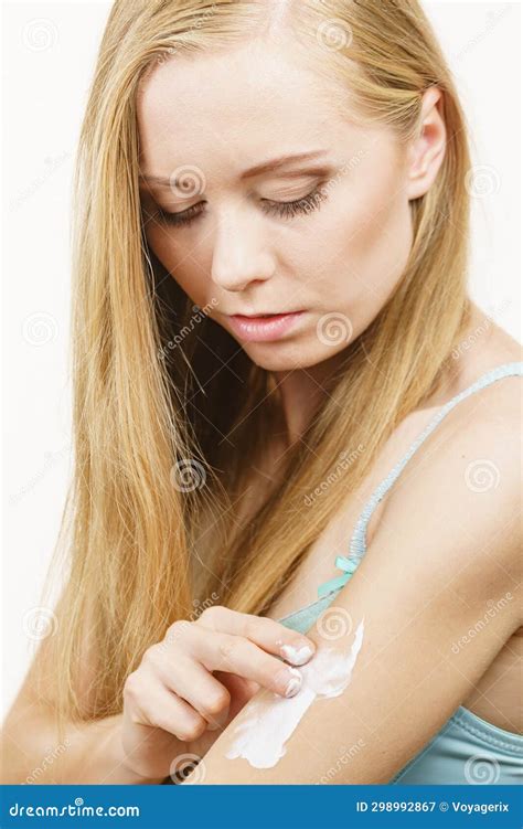 Woman Apply Moisturizer Cream On Her Body Stock Image Image Of Woman Product 298992867