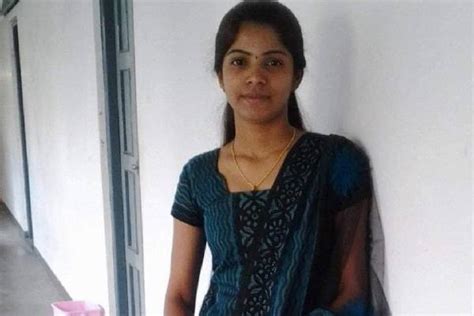 இன்று பிரபல நடிகையாக வலம் வரும் பேச்சிலர் பட நடிகையா இது வைரலாகும் புகைப்படம்