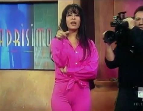 Pin By Chelsea Pinson On Selena Selena Quintanilla Selena Quintanilla Fashion Selena