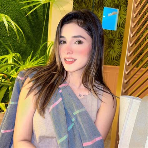 Komal R Pakibeauties