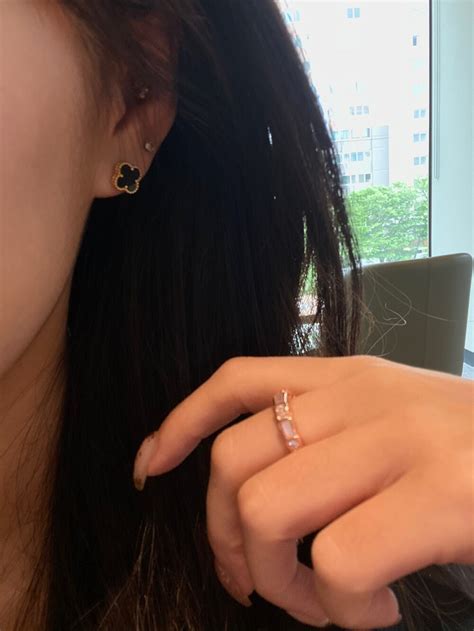 알함브라 스윗 귀걸이 착용샷 실사 이어링