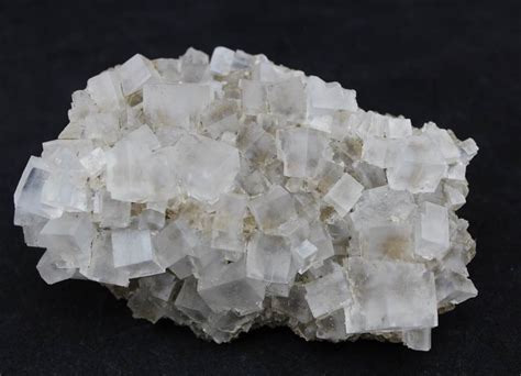 Halite Mineral Properties Formation Uses And Deposits