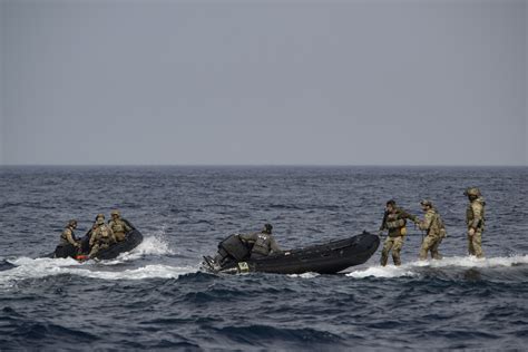 Navy Seals Boarding Submarine Via Osprey Seen In Stunning Photos