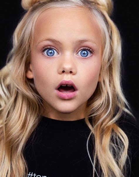 Pin By Lynn On Quick Saves Model Photography Girly Art Model