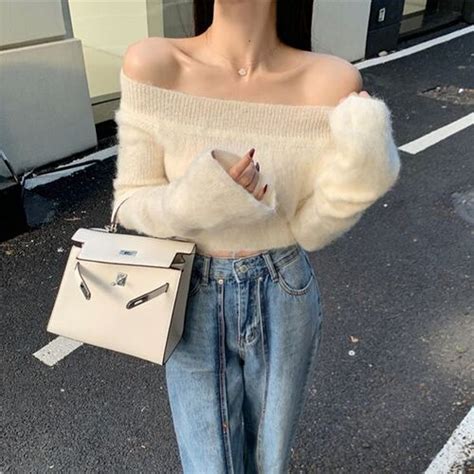 슬림 크롭 오프숄더 니트 티셔츠 결혼식투피스 하객 가을 데이트 데일리 오피스룩 니트티 오피스룩 캐주얼 러블리 봄 맨투맨 카디건