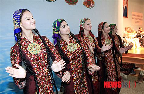 투르크메니스탄 전통 문화 공연