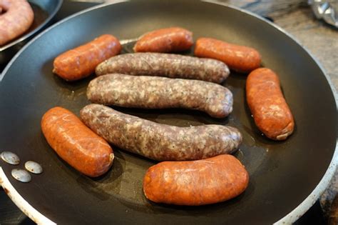 돼지 고기와 함께 소시지와 쵸 리조 프라이팬에 넣은 생 음식 0명에 대한 스톡 사진 및 기타 이미지 0명 가공육 건강에