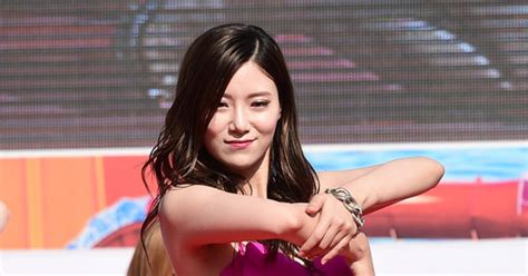 비키니 미녀의 핑크빛 유혹~