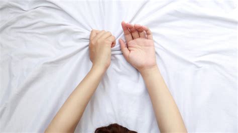 How To Reliably Make A Female Orgasm According To Science