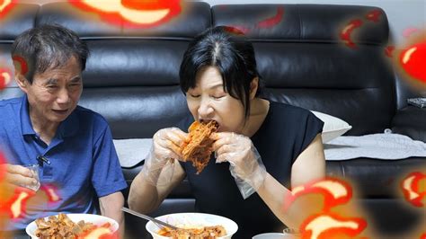 더울 때는 언중씨·백여사의 이열치열 감자탕 먹방 Youtube