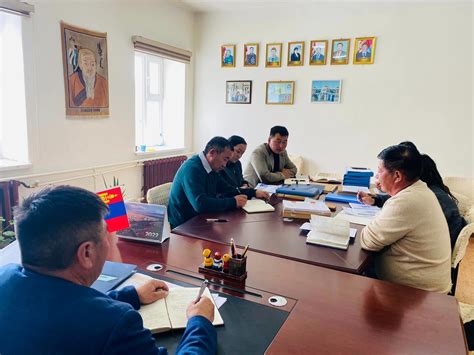 АЙМГИЙН ИТХ ЫН АЖЛЫН АЛБА СУМДАД АЖИЛЛАЖ БАЙНА