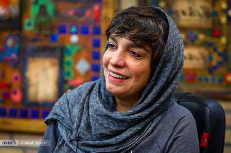 ببینید خاطره بامزه الیکا عبدالرزاقی از پشت صحنه آیتم اخبارگویی با