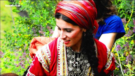 გოგოჭურები და ბასიანი ნუ გიყვარს Youtube