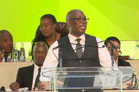 Ibunda Ulwela Impilo Yakhe Esibhedlela Umakhelwane Osolwa Ngokudlwengula Intombazane