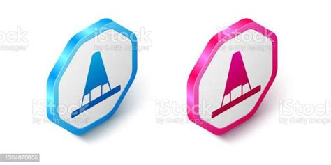 흰색 배경에 격리 된 등색 마녀 모자 아이콘 해피 할로윈 파티 육각 버튼 벡터 10월에 대한 스톡 벡터 아트 및 기타 이미지 10월 3차원 형태 가을 Istock