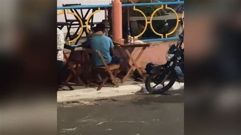 Casal é flagrado fazendo sexo na frente de bar em Parintins assista Expresso AM
