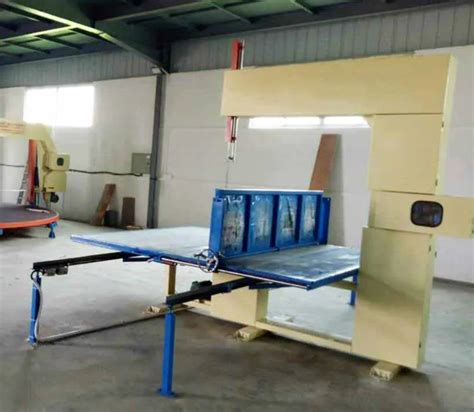 폴리우레탄 거품 매트리스 절단기 수직 Cnc 갯솜 절단기 거품 구획 73208100mm H800 1200mm 그림 174kw 900kgs Buy 거품 기계거품