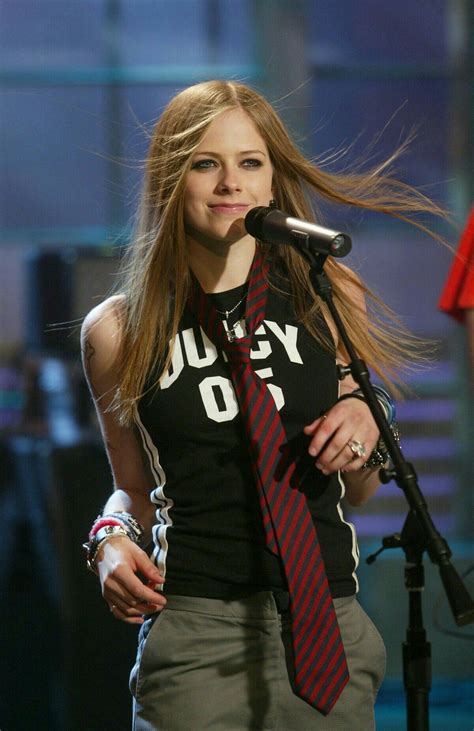 Avril Lavigne Avril Lavigne Style Avril Lavigne 2000s Fashion Trends