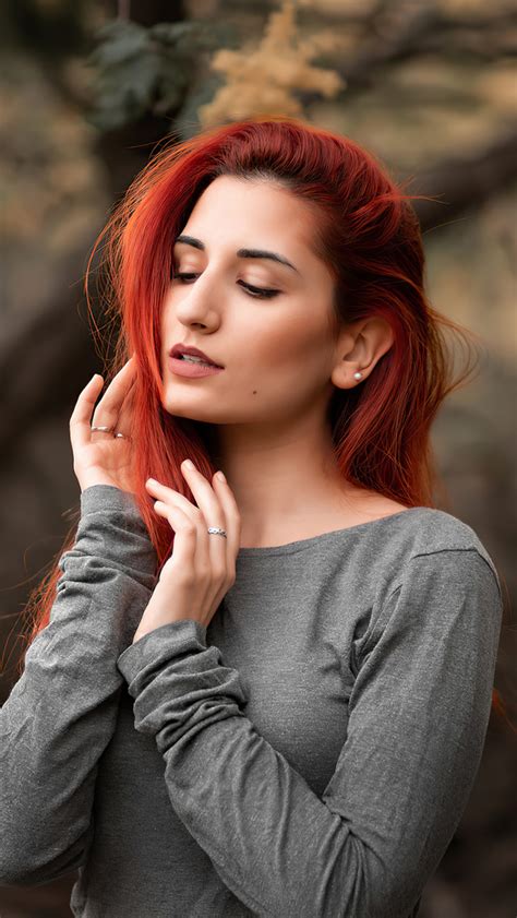640x1136 Redhead Girl Adjusting Hairs 4k Iphone 55c5sse Ipod Touch