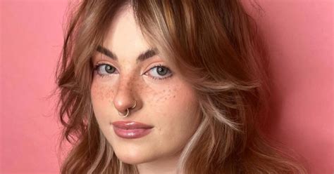 30 вариантов носить челку шторку с разными стрижками и длиной волос