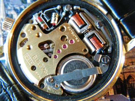 Vintage 1960s 9kt Gold Bulova Accutron Calendar Early Electronic Tuning Fork Movement Watches