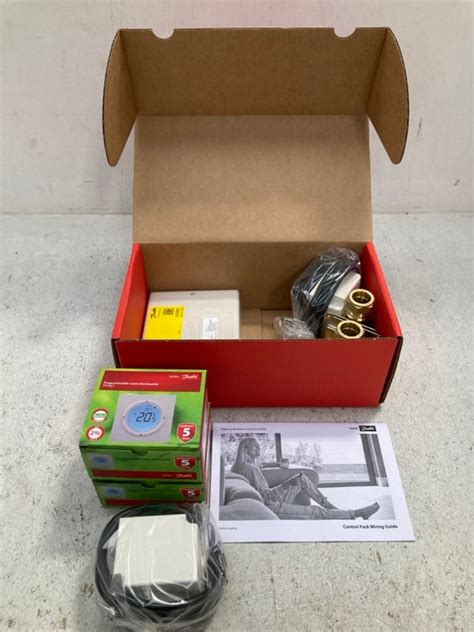 John Pye Auctions Danfoss Untimed Heatplan 2 Port Combi Control Pack Model 087n6309