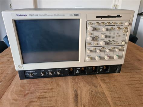 Gebruikte Tektronix Tds7404 4 Ghz 20 Gs S Met Probes