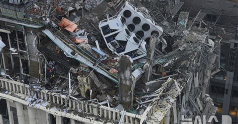 러시아 우크라이나에 미사일·드론 65기 공격최소 18명 사상