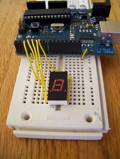 Electromagnetic Field Detector Using An Arduino Wtqm