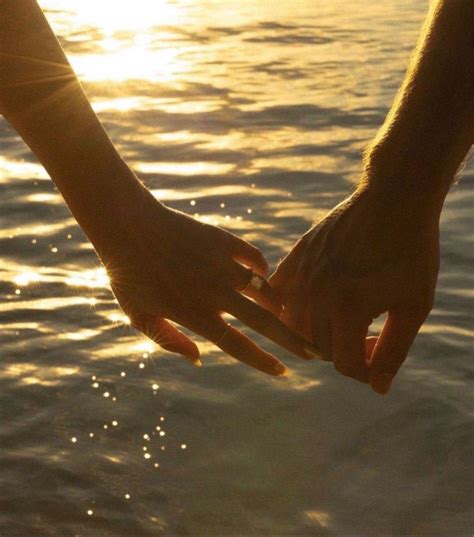 Anna Хайр гэдэг бол хүний сэтгэл зүрхнээс урсан гардаг тайлбарлахад энгийн үг ч дутдаг