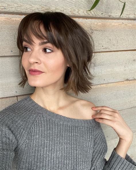 12 Chin Length Wavy Hairstyles That Will Totally Transform Your Look