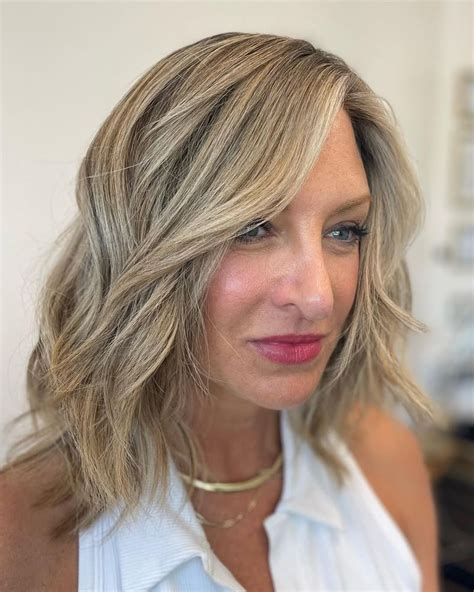 25 Stylish Layered Medium Hair Ideas For Women Over 50 To Try Now
