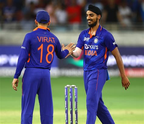 Anyone Can Make Mistakes Kohli Backs Arshdeep Rediff Cricket