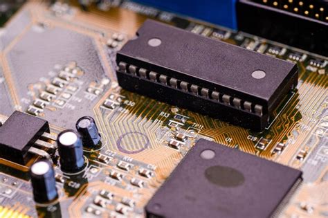 Premium Photo Macro Close Up Shot Of Microchip On Printed Circuit