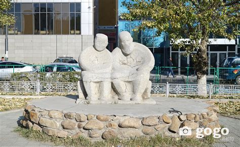 Улаанбаатарын хөшөө дурсгалууд болон хуучны барилга байгууламжууд Цуврал 4