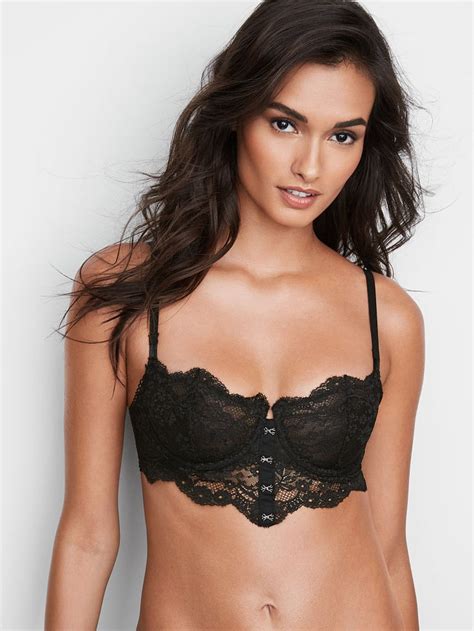 Image Of Gizele Oliveira