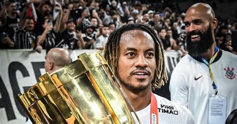 André Carrillo Explica La Importancia De Corinthians En El Repunte De