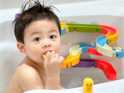 토이라이프 다양한 오리 인형들과 즐기는 워터슬라이드 놀이🐥 ⠀ 쉬운 조립 방식으로 여러 가지