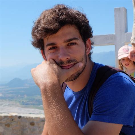 Andrés Cecilia Luque Medium