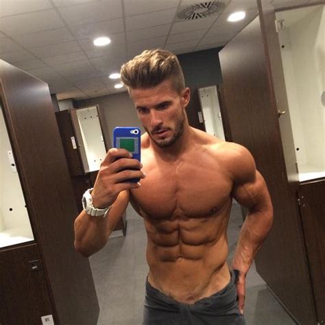 Packs De Videos Y Fotos De Hombres Guapos Y Fuertes