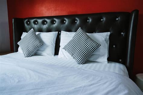 Premium Photo Empty Bed In Bedroom