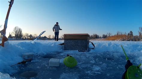Зимняя рыбалка с экшн-камерой - YouTube