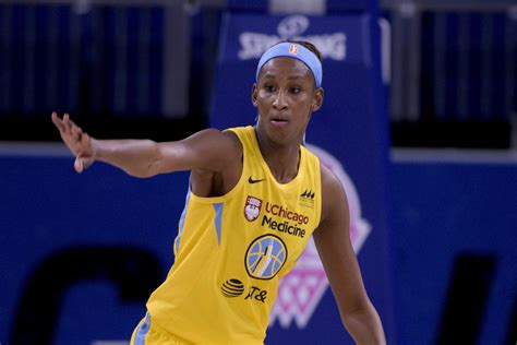 Astou Ndour A Big Return For Sky Chicago Sun Times