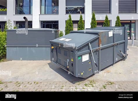 Mobile Press Container Compactor For Reducing Volume Of Municipal And