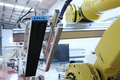 LOADING UNLOADING ROBOT WITH SUCTION CUP FANUC M IA Maquinaria Gimeno